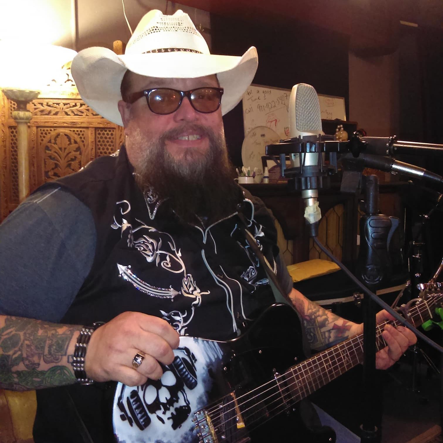 Johnny Riley & The Hired Guns - Radio Memphis